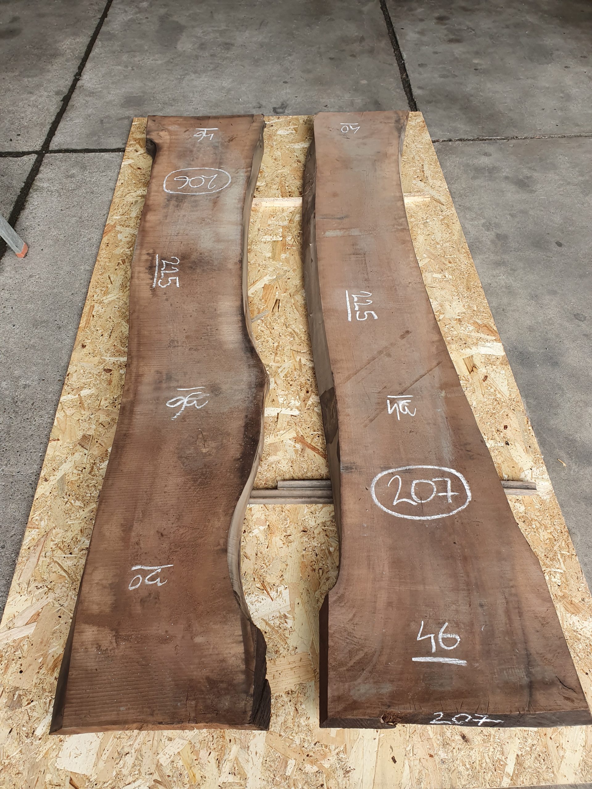 DRVO - Pareni Orah Uradi Sam 206 i 207 - Epoksi smola - Pure Nature Design